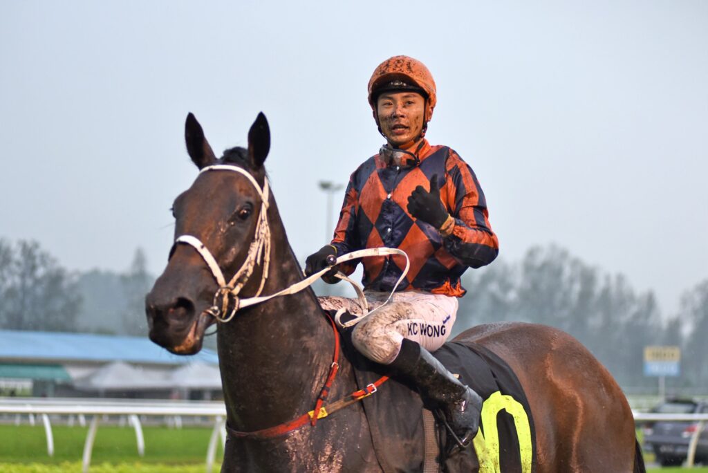 Duma Impresses In The Rain | Selangor Turf Club